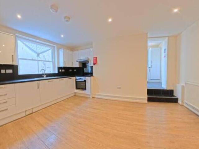 2 bedroom flat for rent in Paston Place, Brighton BN2