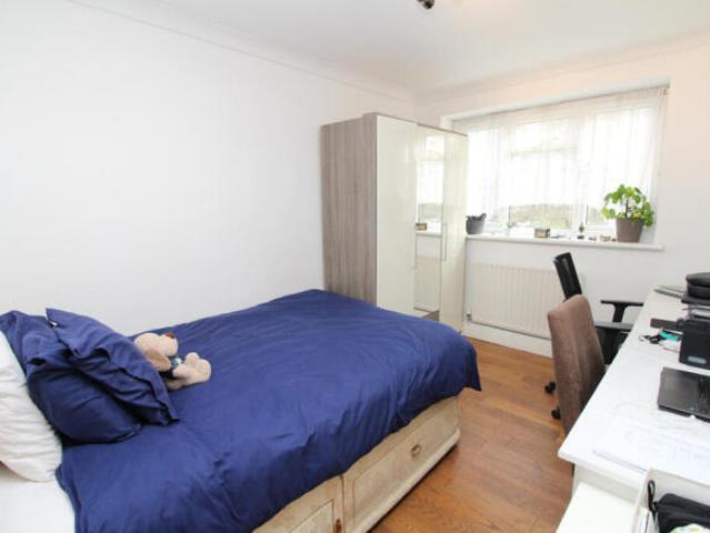 2 bedroom flat for rent in Patricia Court, Welling, DA16