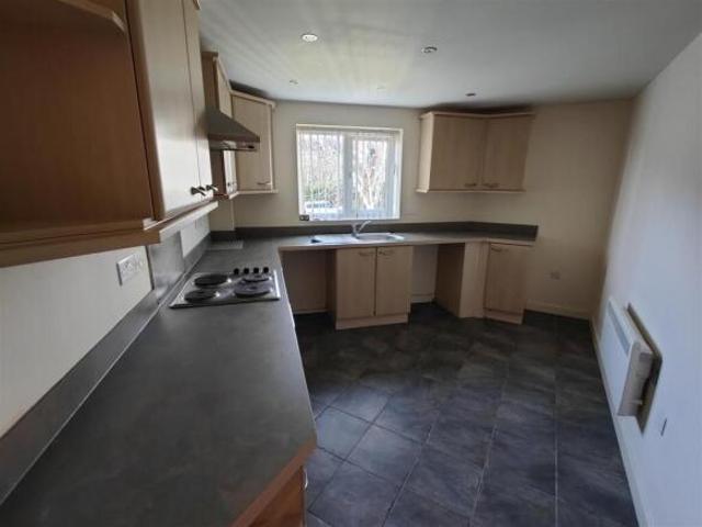 2 bedroom flat for rent in Pavior Road, Bestwood, Nottingham, NG5