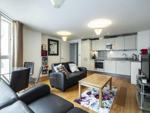 2 bedroom flat for rent in Pavilion House, Canada Water, SE16