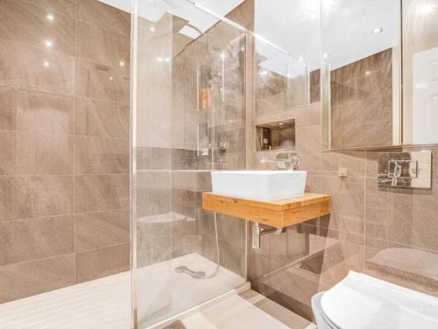 2 bedroom flat for rent in, Pembroke Road, London, W8