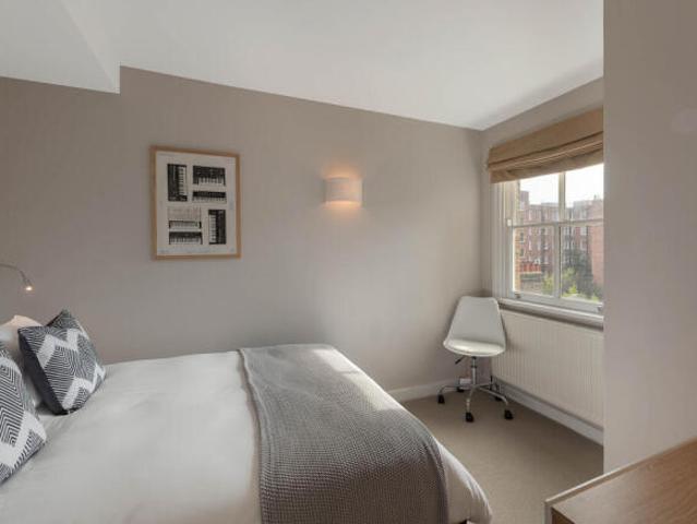 2 bedroom flat for rent in Pembridge Crescent, Kensington And Chelsea, London, W11