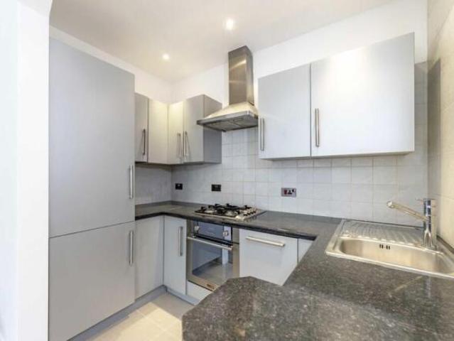 2 bedroom flat for rent in Penywern Road, Earls Court, SW5