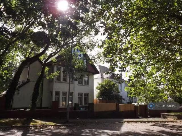 2 bedroom flat for rent in Pen Y Lan Road, Cardiff, CF23