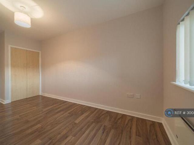 2 bedroom flat for rent in Penistone House Block C, South Yorkshire, S3
