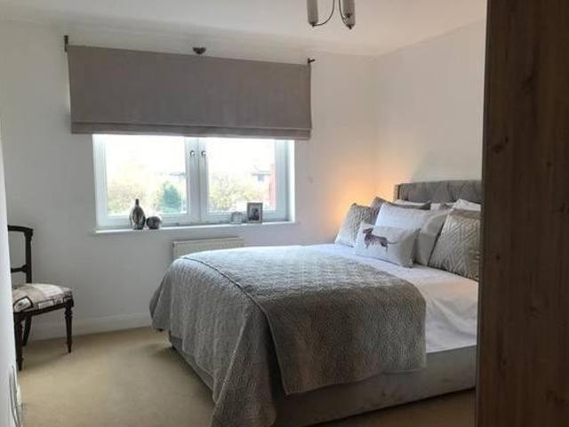 2 bedroom flat for rent in Penn Place Northway WD3