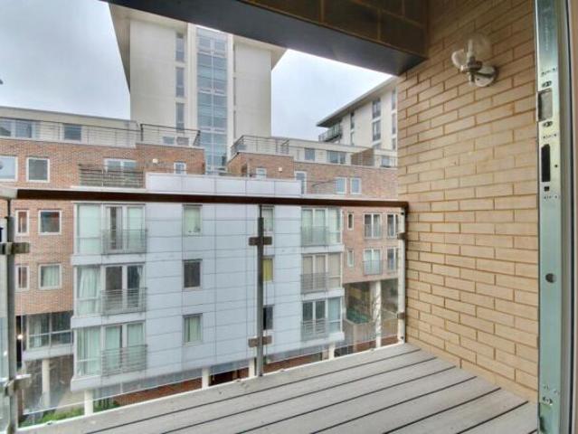 2 bedroom flat for rent in Pennant House, Cross Street, Portsmouth, PO1