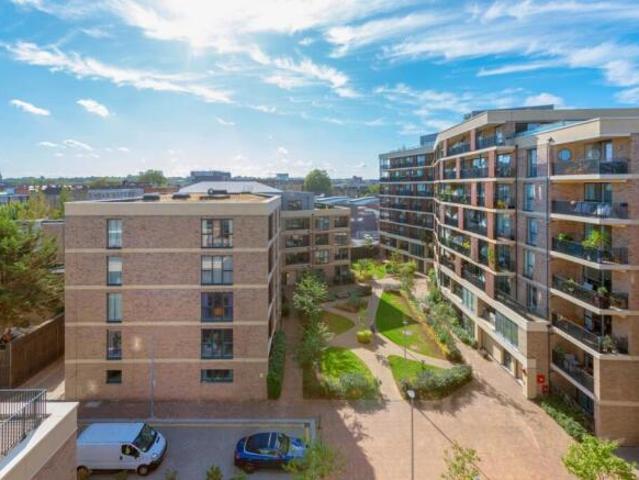 2 bedroom flat for rent in Pearl Building, Camberwell Road, SE5