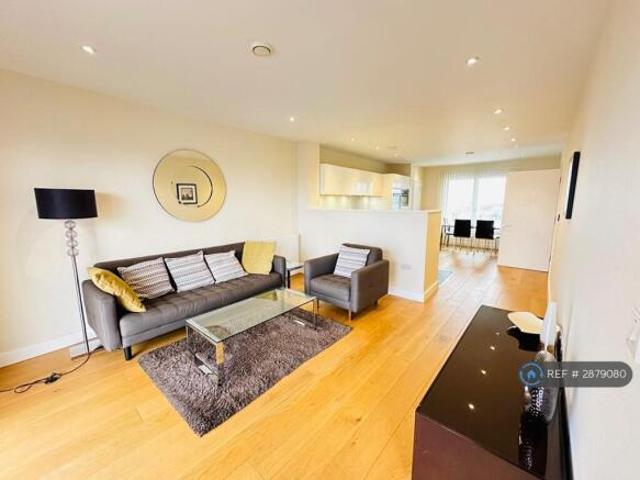 2 bedroom flat for rent in Peartree Way, London, SE10