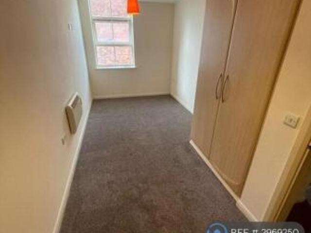 2 bedroom flat for rent in Peel Mills, Morley, Leeds, LS27