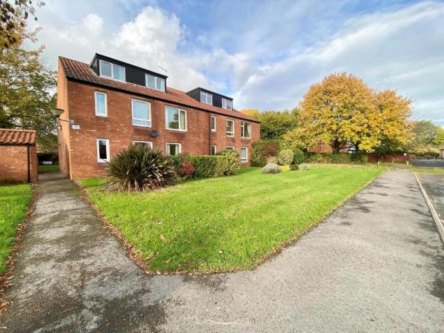 2 bedroom flat for rent in Peel Close, Heslington, YO10