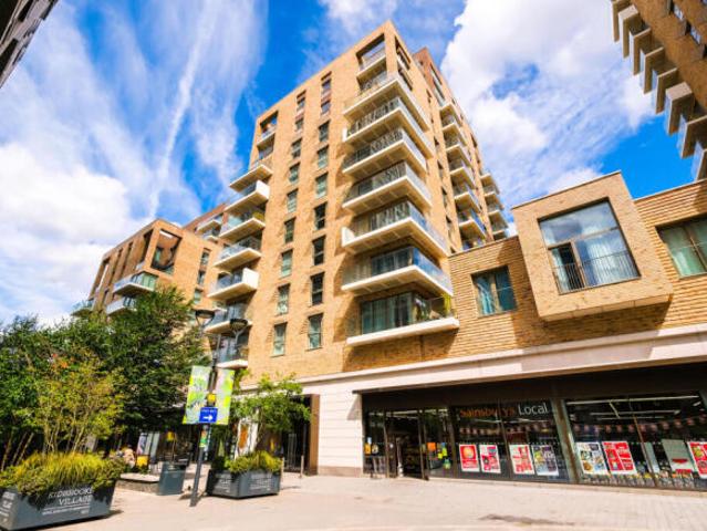 2 bedroom flat for rent in Pegler Square, London, SE3