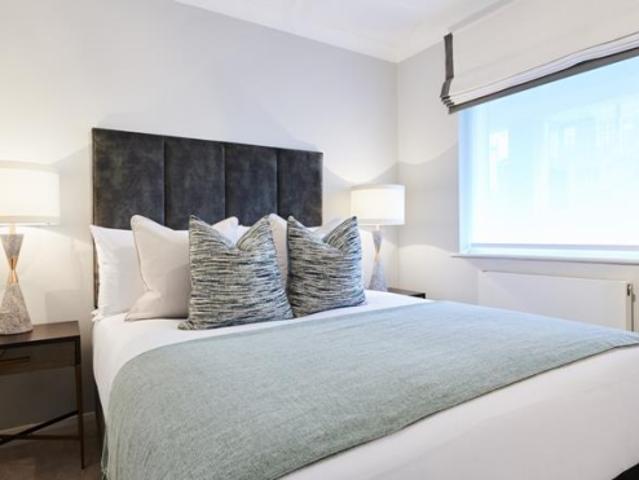 2 bedroom flat for rent in Pelham Court, Fulham Road, Chelsea, London, SW3