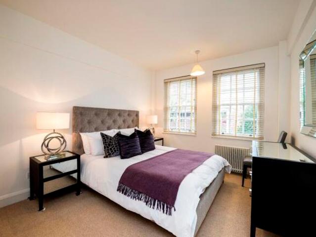 2 bedroom flat for rent in Pelham Court, Fulham Road SW3