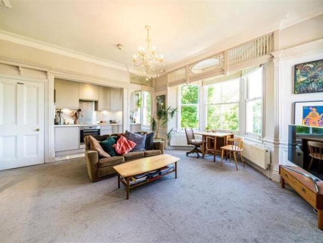 2 bedroom flat for rent in Pepys Road, New cross, SE14