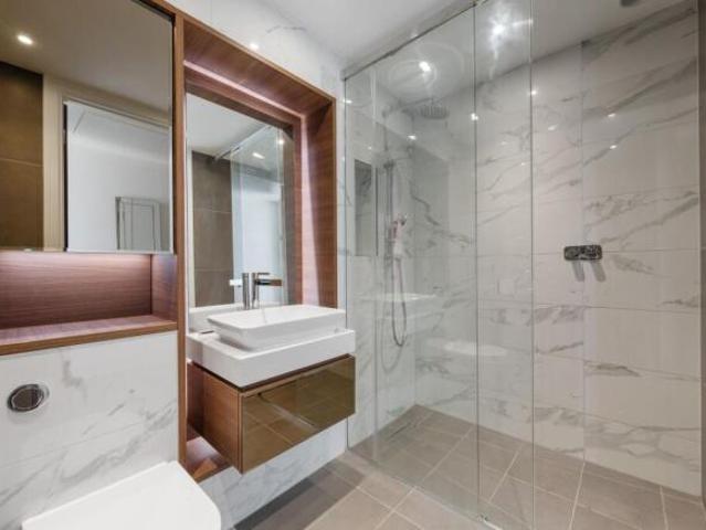 2 bedroom flat for rent in Perilla House, Goodman's Fields, Aldgate, E1