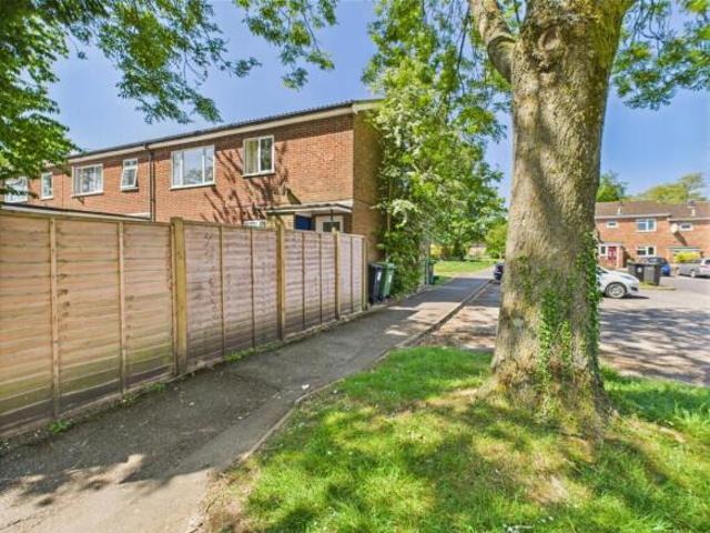 2 bedroom flat for rent in Pershore Road, Popley, Basingstoke, RG24