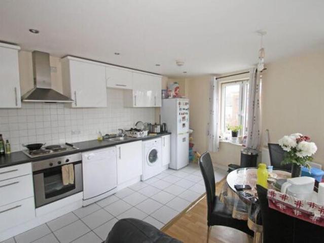 2 bedroom flat for rent in Peterborough Road, Harrow, HA1
