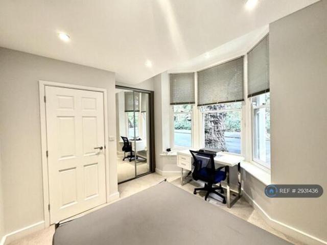 2 bedroom flat for rent in Peveril Drive, Nottingham, NG7