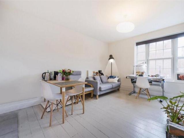 2 bedroom flat for rent in Phoenix Road, Euston, NW1