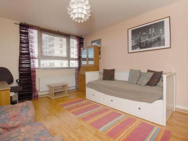 2 bedroom flat for rent in Pincott Road, Wimbledon, London, SW19