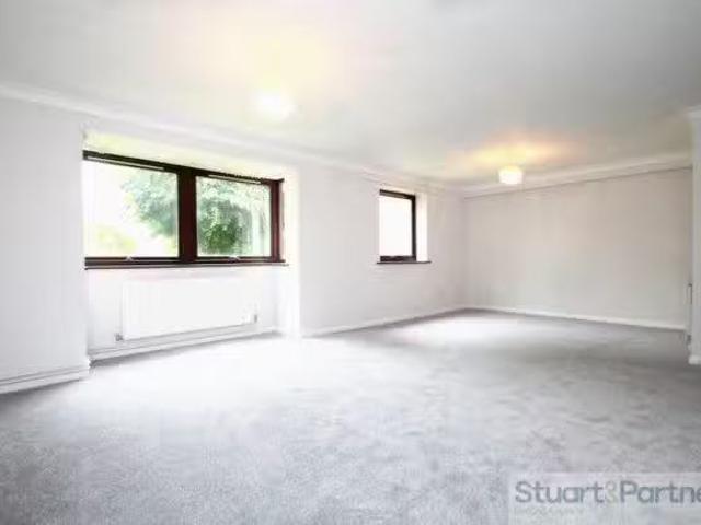 2 bedroom flat for rent in Pine Tree Court, Hassocks, BN6