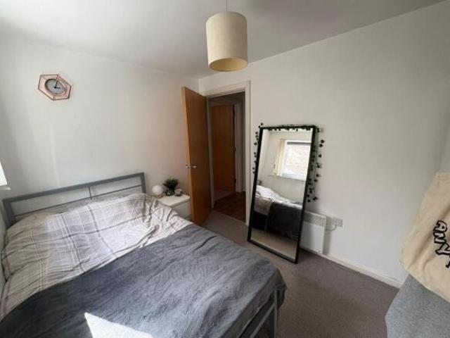 2 bedroom flat for rent in Pioneer House, Elmira Way, Salford M5 3LL, M5
