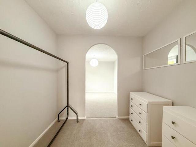 2 bedroom flat for rent in Pioneer Way, Watford, WD18