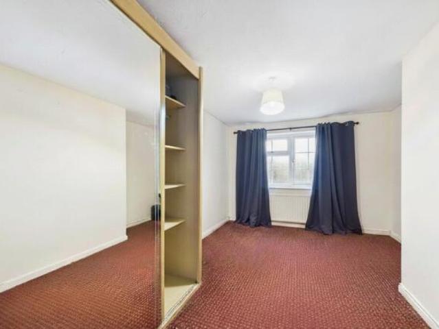 2 bedroom flat for rent in Pickfords Gardens, Slough, Berkshire, SL1