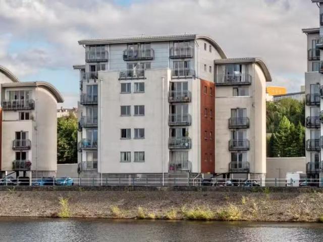 2 bedroom flat for rent in Pierhead View, Penarth Marina, CF64
