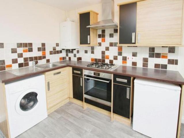 2 bedroom flat for rent in Pilgrims Way Downend, BS16
