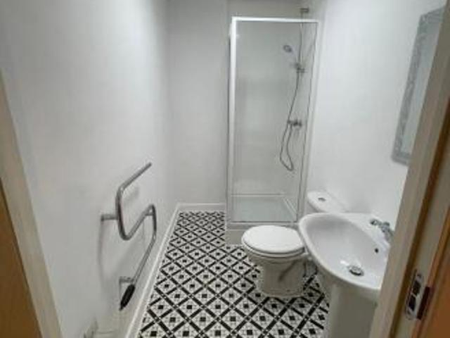 2 bedroom flat for rent in Pilgrims Way, Salford, M50