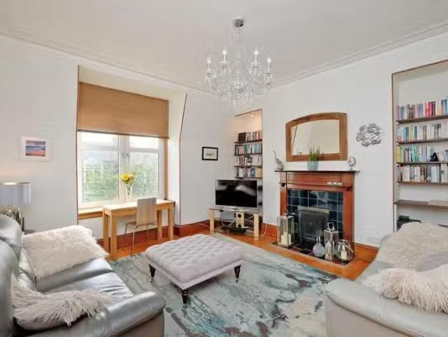 2 bedroom flat for rent in Pitstruan Place, Top Right, AB10