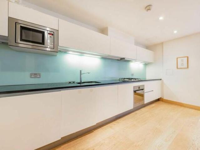 2 bedroom flat for rent in Pond Street, London, NW3