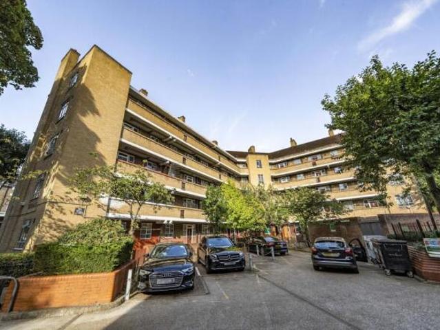 2 bedroom flat for rent in Pondfield House, Highbury, London, N5