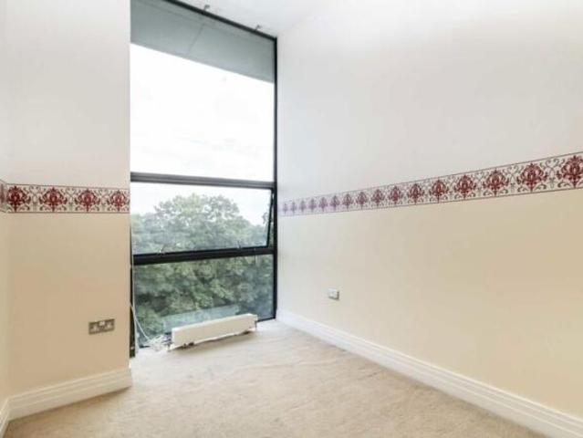 2 bedroom flat for rent in Point Wharf Lane, Brentford, TW8
