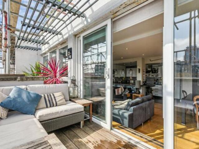 2 bedroom flat for rent in Point Pleasant, Wandsworth, SW18