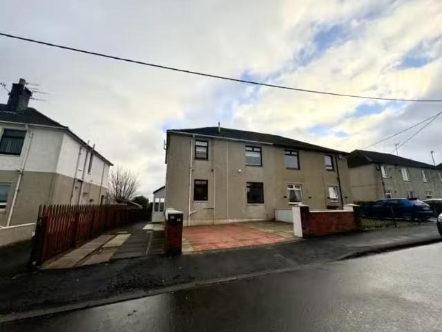 2 bedroom flat for rent in Polquheys Road, East Ayrshire, Cumn.