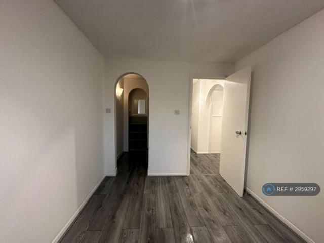 2 bedroom flat for rent in Poplar Court, London, E4