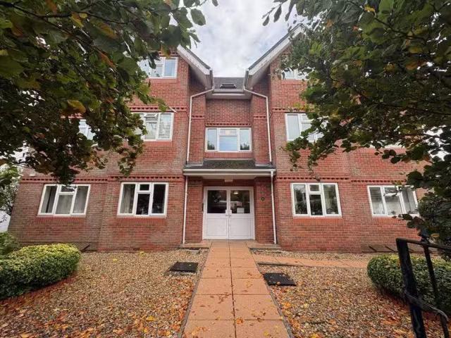 2 bedroom flat for rent in Portchester Road, Springbourne, BH8