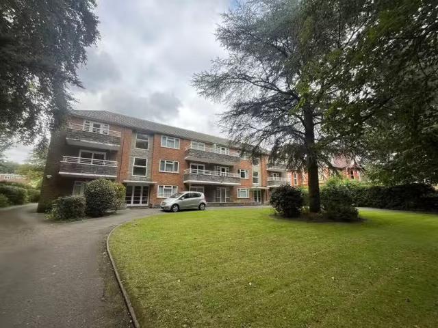 2 bedroom flat for rent in Portarlinton Road, Westbourne, BH4