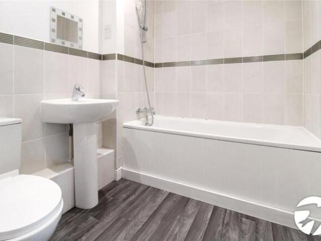 2 bedroom flat for rent in Portland Place, Greenhithe, Kent, DA9
