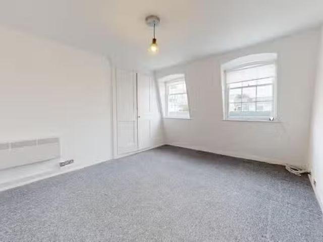 2 bedroom flat for rent in Portland Place, Kemptown, Brighton.