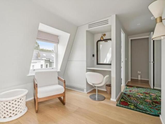 2 bedroom flat for rent in Portland Road, London W11