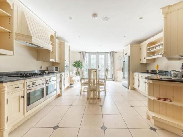 2 bedroom flat for rent in Portman Hall, Stanmore, Harrow, HA3