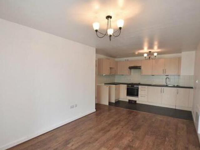 2 Bedroom Flat For Rent In Portsmouth, Hampshire