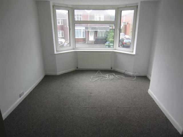 2 bedroom flat for rent in Portsmouth Road Sholing Southampton Hants, SO19