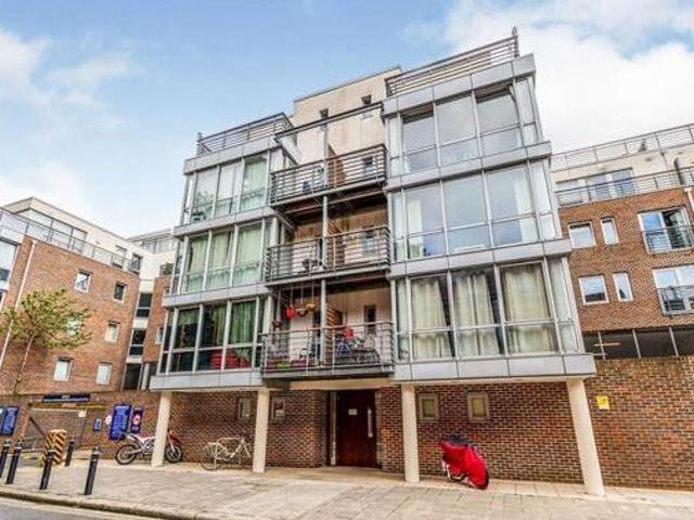 2 Bedroom Flat For Rent In Portsmouth