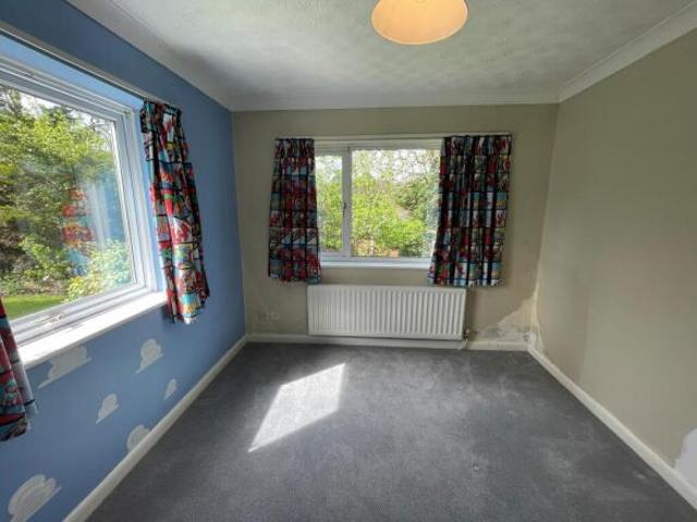 2 bedroom flat for rent in Portswood Drive, BH10