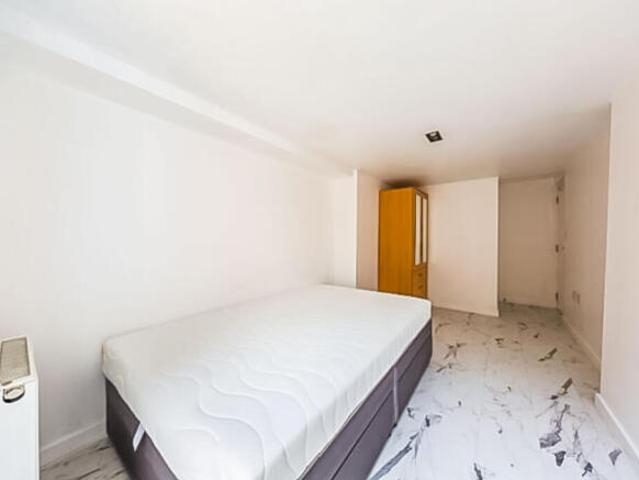 2 bedroom flat for rent in Portree Street, Poplar, London, E14